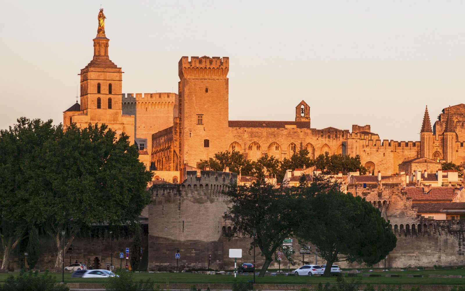 Avignon – Südfrankreichs Flair | Magazin | nicko cruises