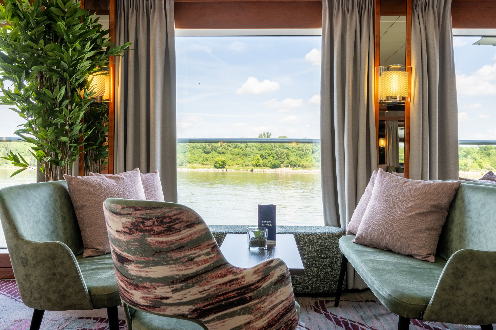 Cruises on the CELINA - book online | nicko cruises