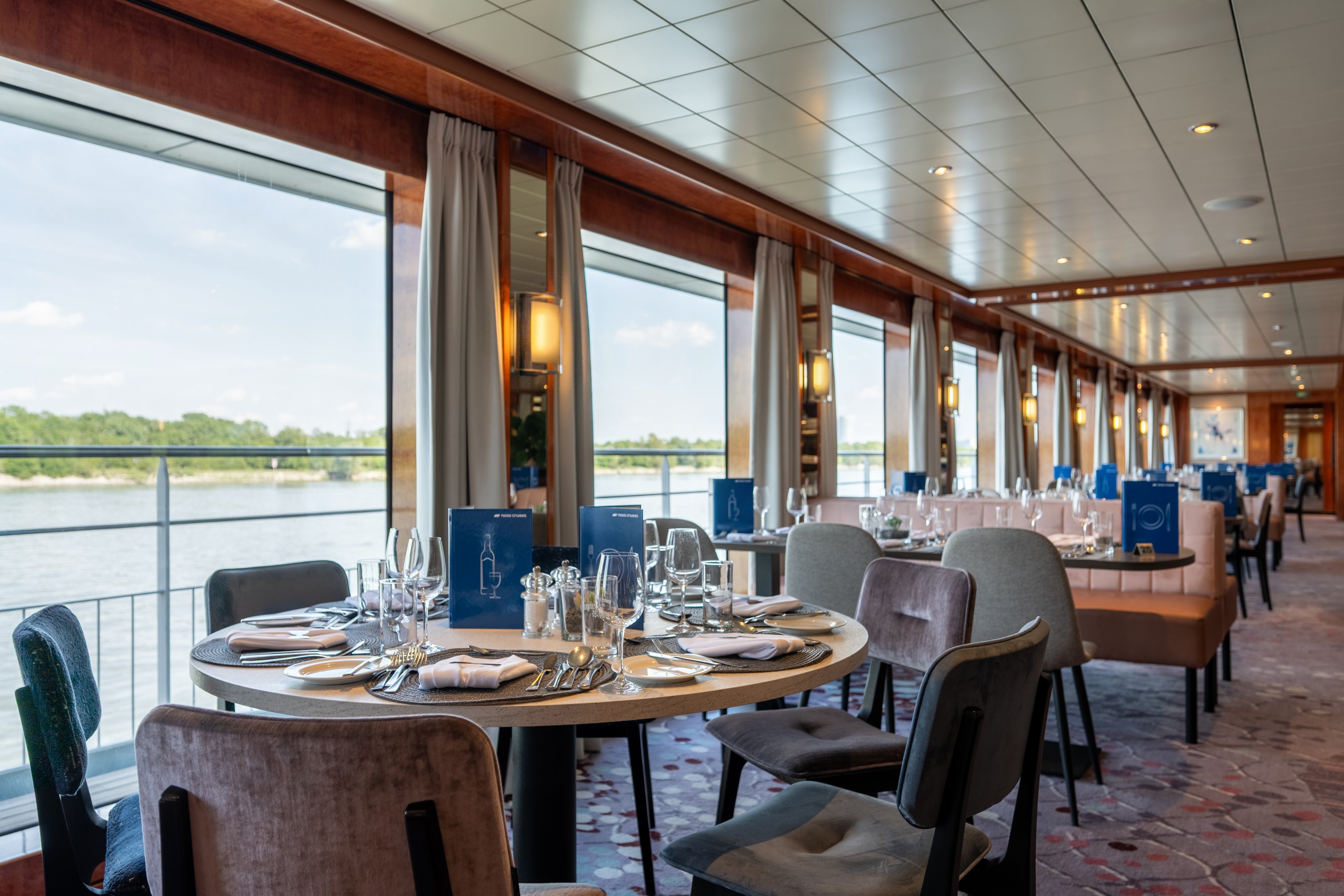 Cruises on the CELINA - book online | nicko cruises